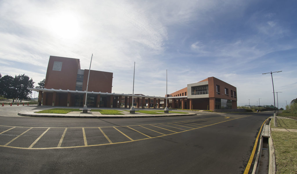 Universidad del Istmo – 6 ARQUITECTOS